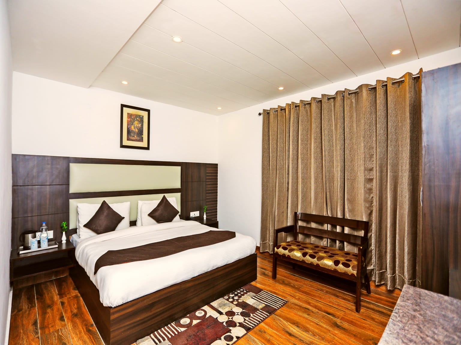 Mohan Palace – Naanak Hotels